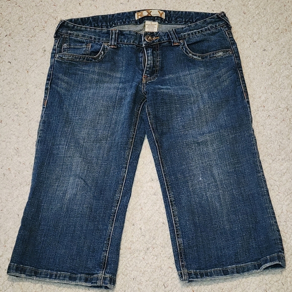 Pants & Jumpsuits | Vintage Blue Denim Capris By Roxy | Poshmark